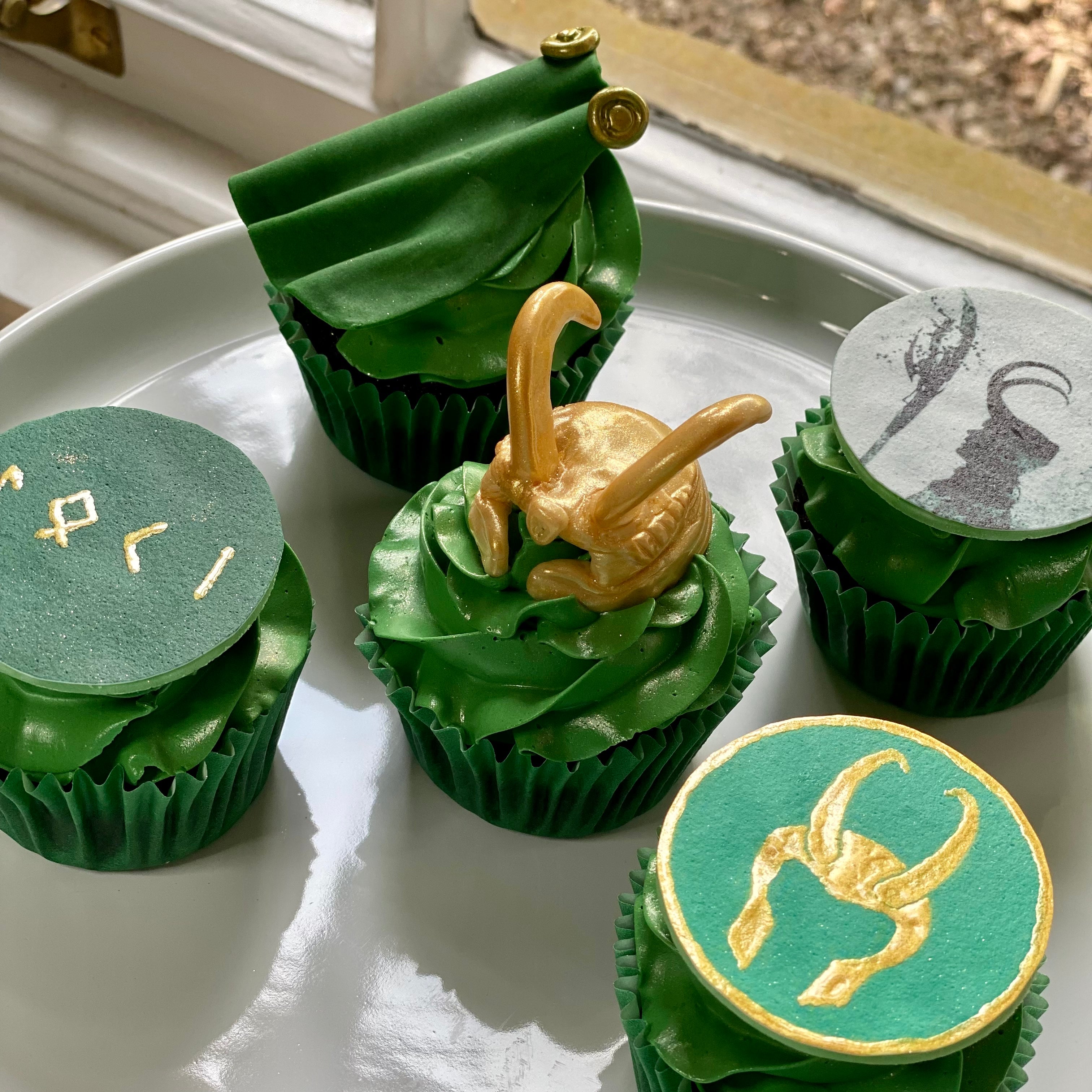 Loki Cupcakes – Wild Rose Bakery
